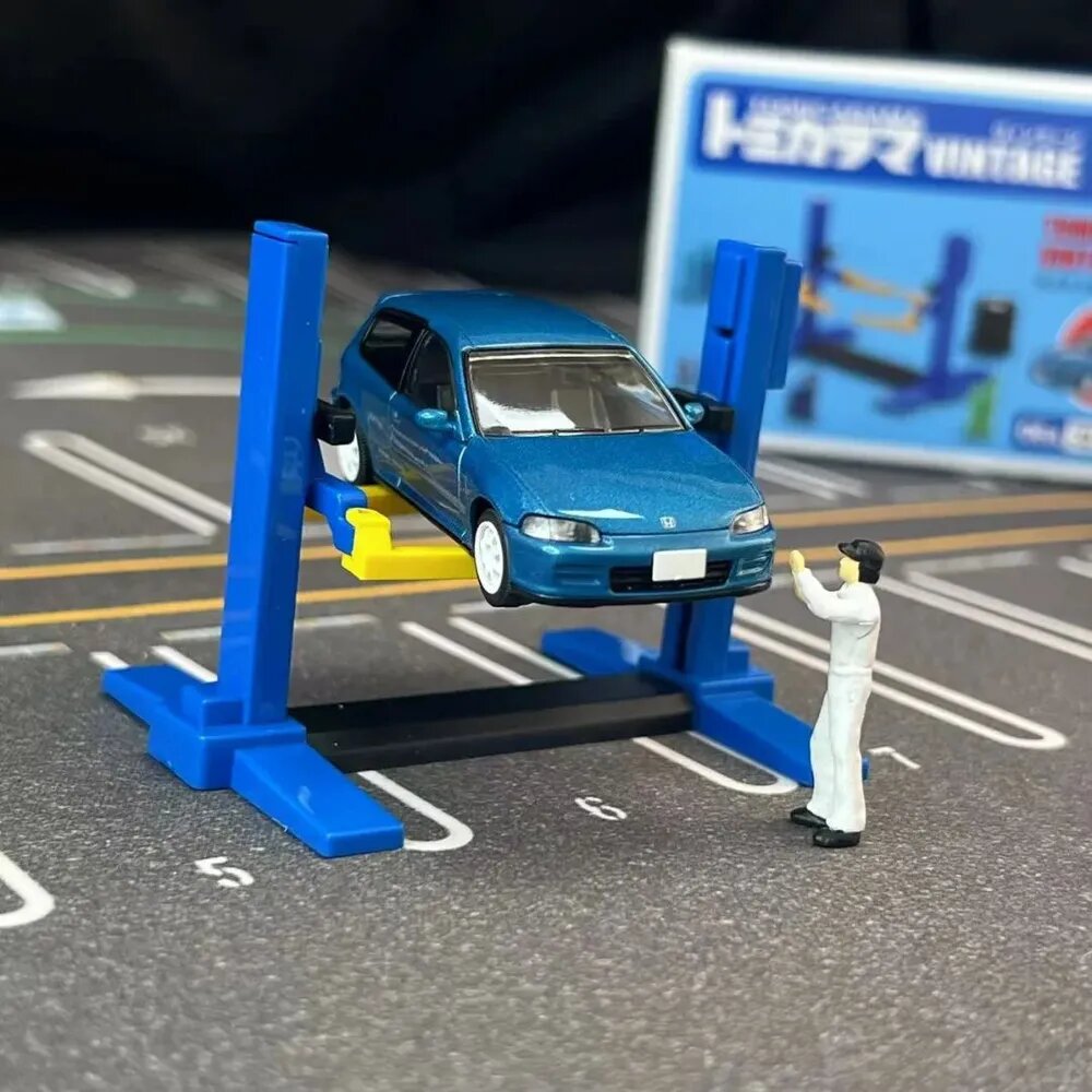 Tomytec TLV 1:64 Tomikarama Vintage 06a Car Lift (TLV-NEO Honda Civic SiR-II included) Коллекционная машинка
