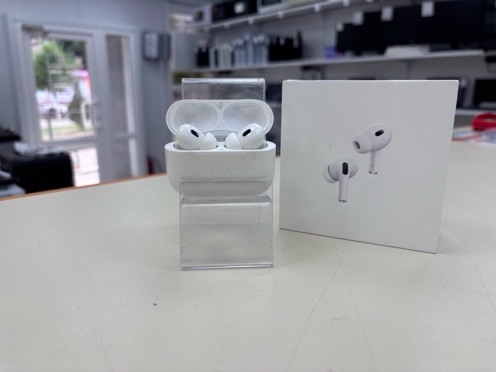 Беспроводные наушники Apple AirPods Pro 2 MagSafe Charging Case (Lightning), белый, б/у, уценка