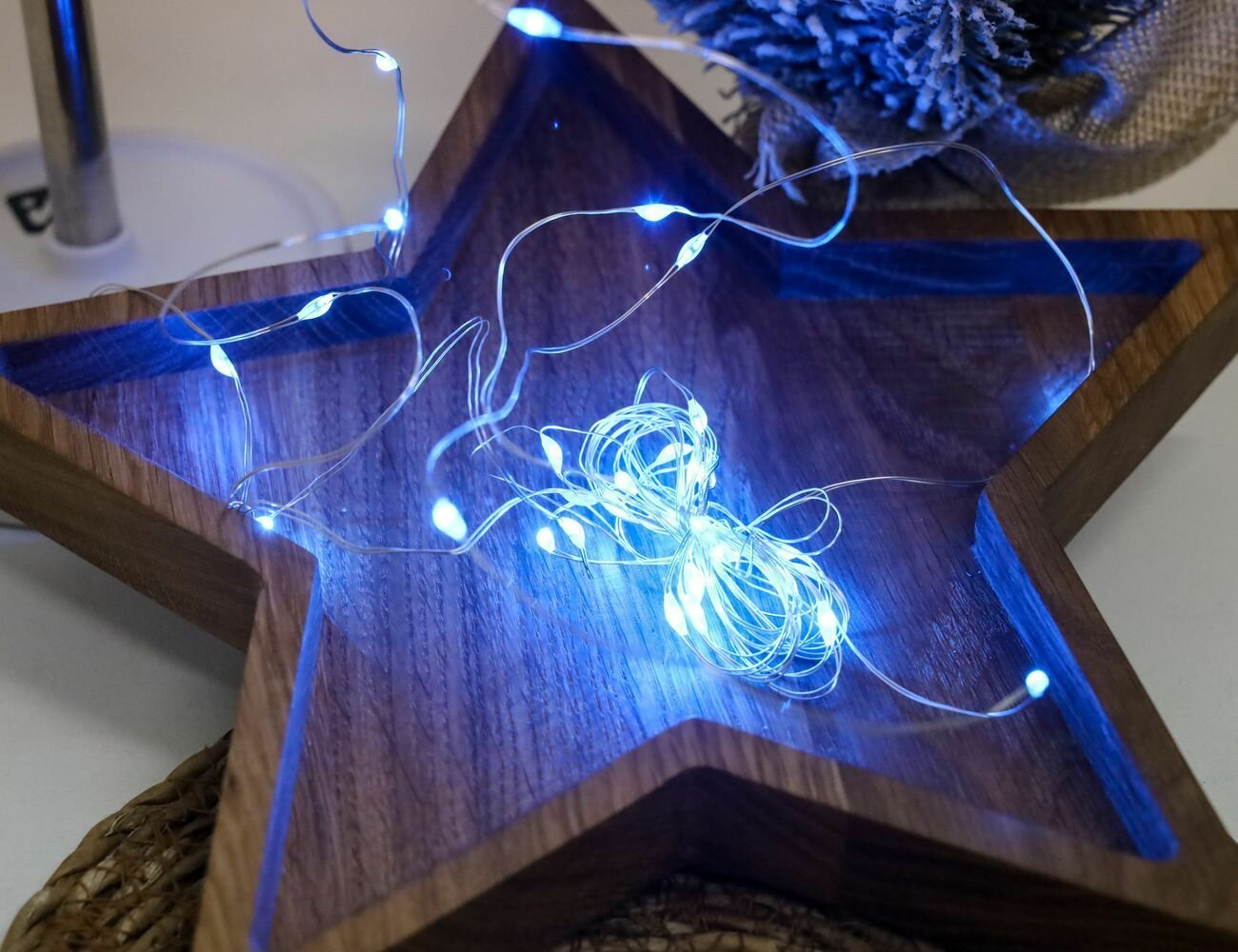 Светодиодная гирлянда роса, 3 м, 30 синих белых LED-огней, серебряная проволока, батарейки, IP20, Серпантин (Serpantin) 183-0200