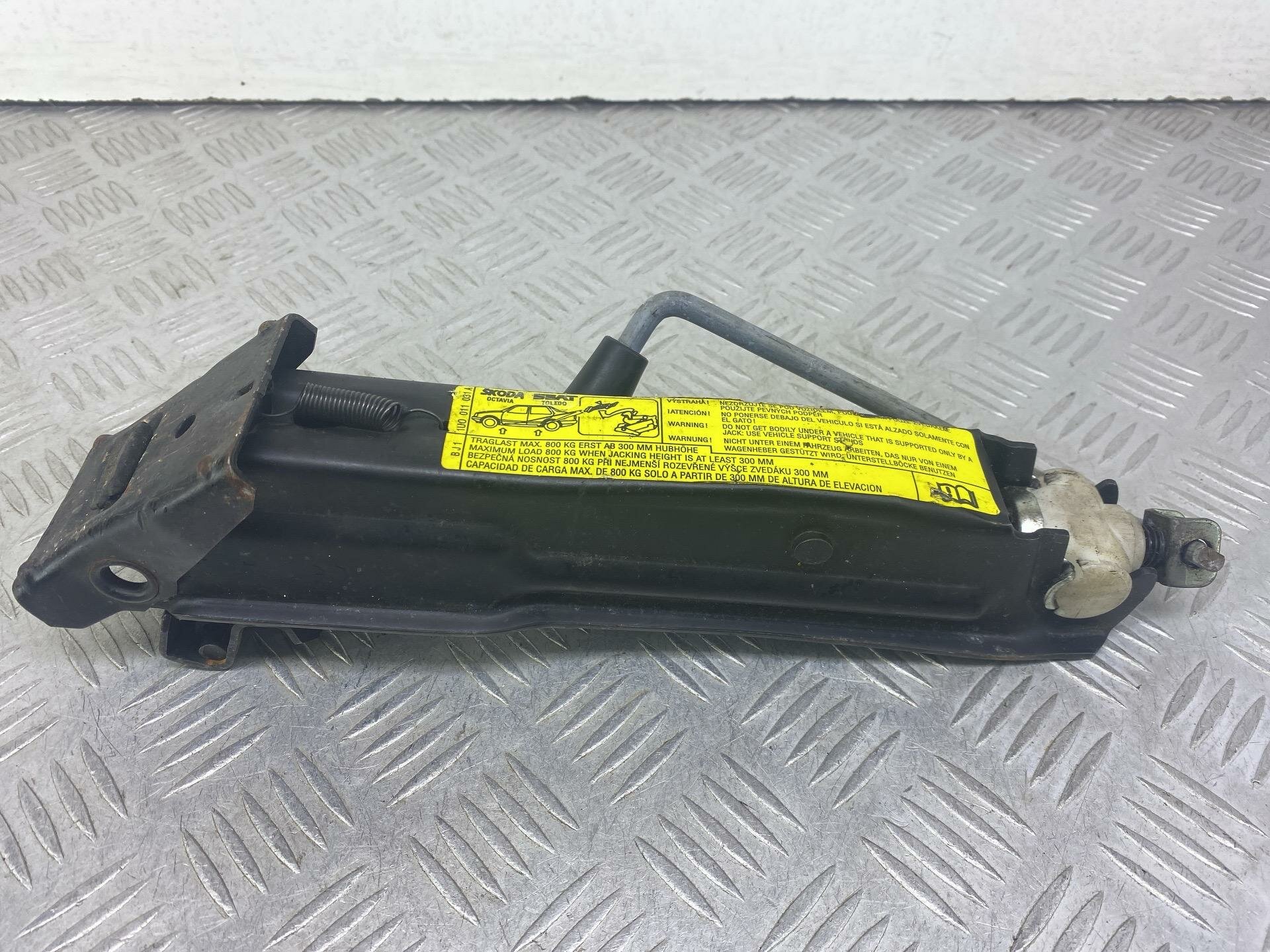 Домкрат Skoda Octavia рест. 1U 2001 1U0011031A