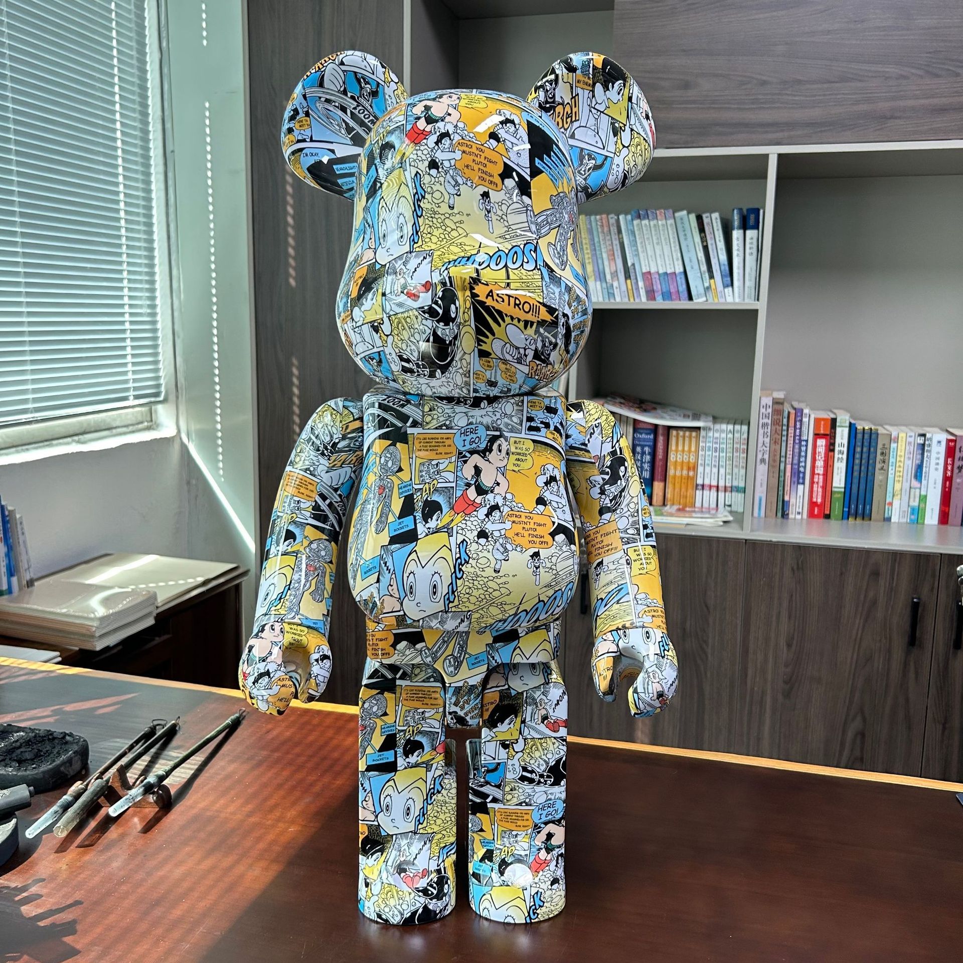 Фигурка медведя Bearbrick 1000% Violent Bear Astro Boy из строительных блоков Модная игрушка