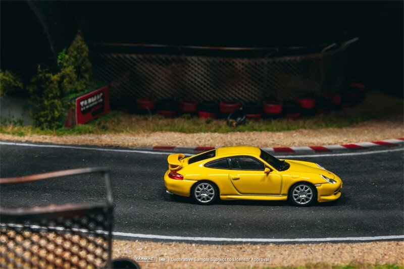 Tarmac Works 1:64 Porsche 996 GT3 желтый