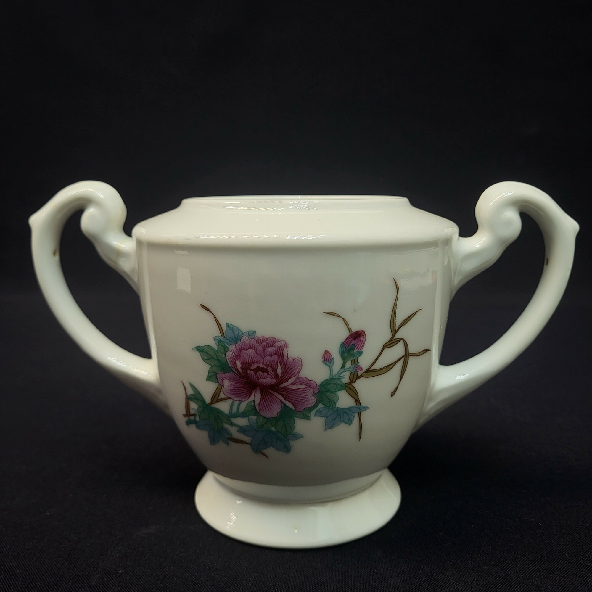 Сахарница фарфоровая винтажная, СССР. Цветы, розовая роза.