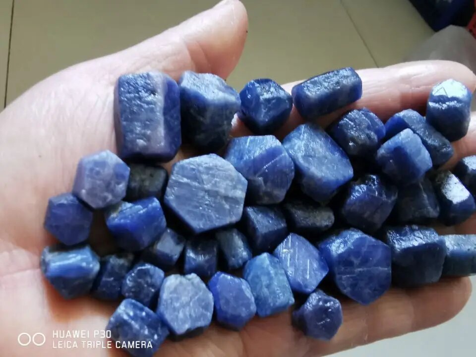 Натуральный сапфир голубой, 200 Ct