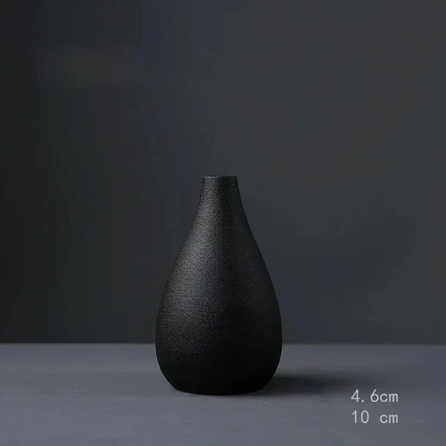 Черная керамическая ваза 4