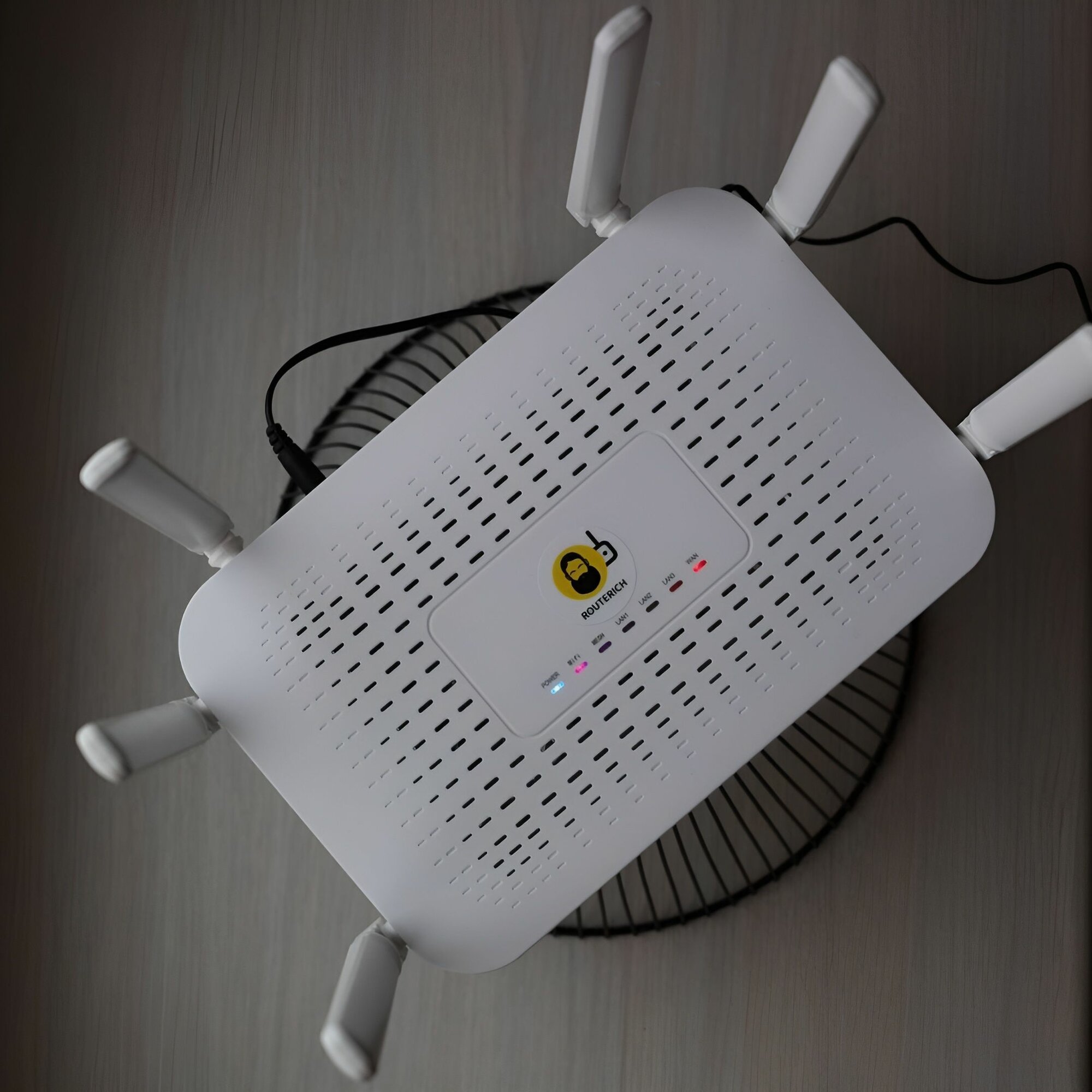 Роутер Routerich AX3000, Wi-Fi, USB, 3 LAN-порта, 512 RAM, поддержка OpenWrt, WPA3 — фото 1