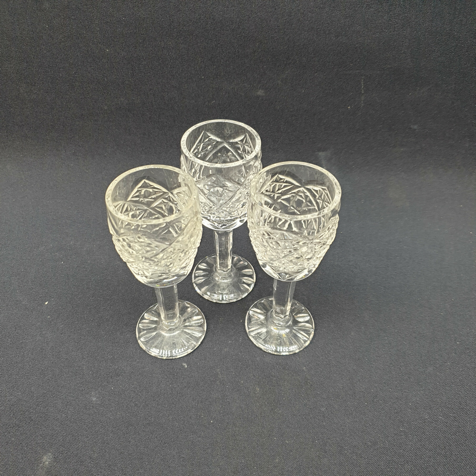 Рюмки винтажные, СССР. Набор 3 шт, стекло с граненым узором на ножке