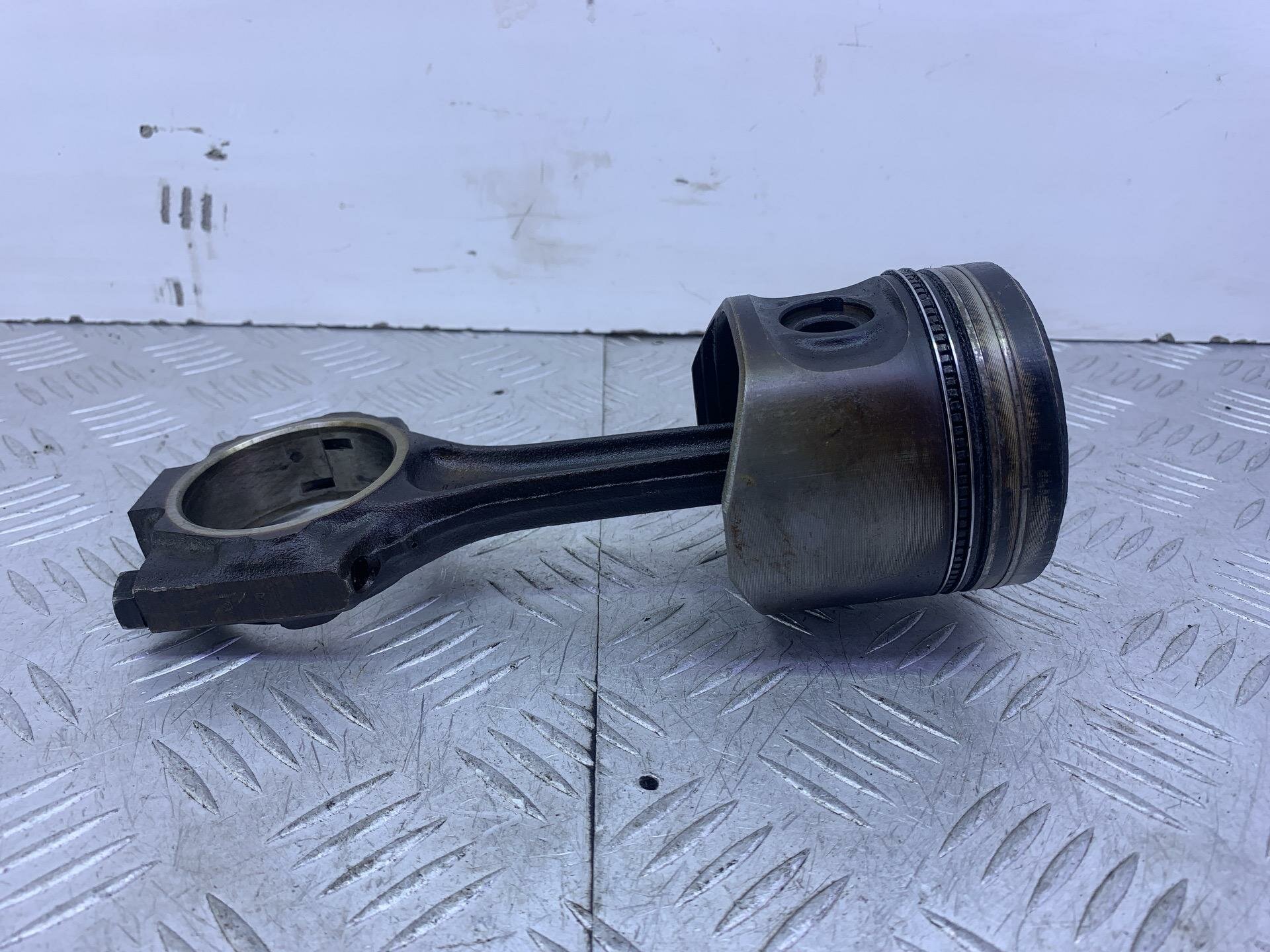 Поршень Ford Fiesta 3 (1989 - 1996)