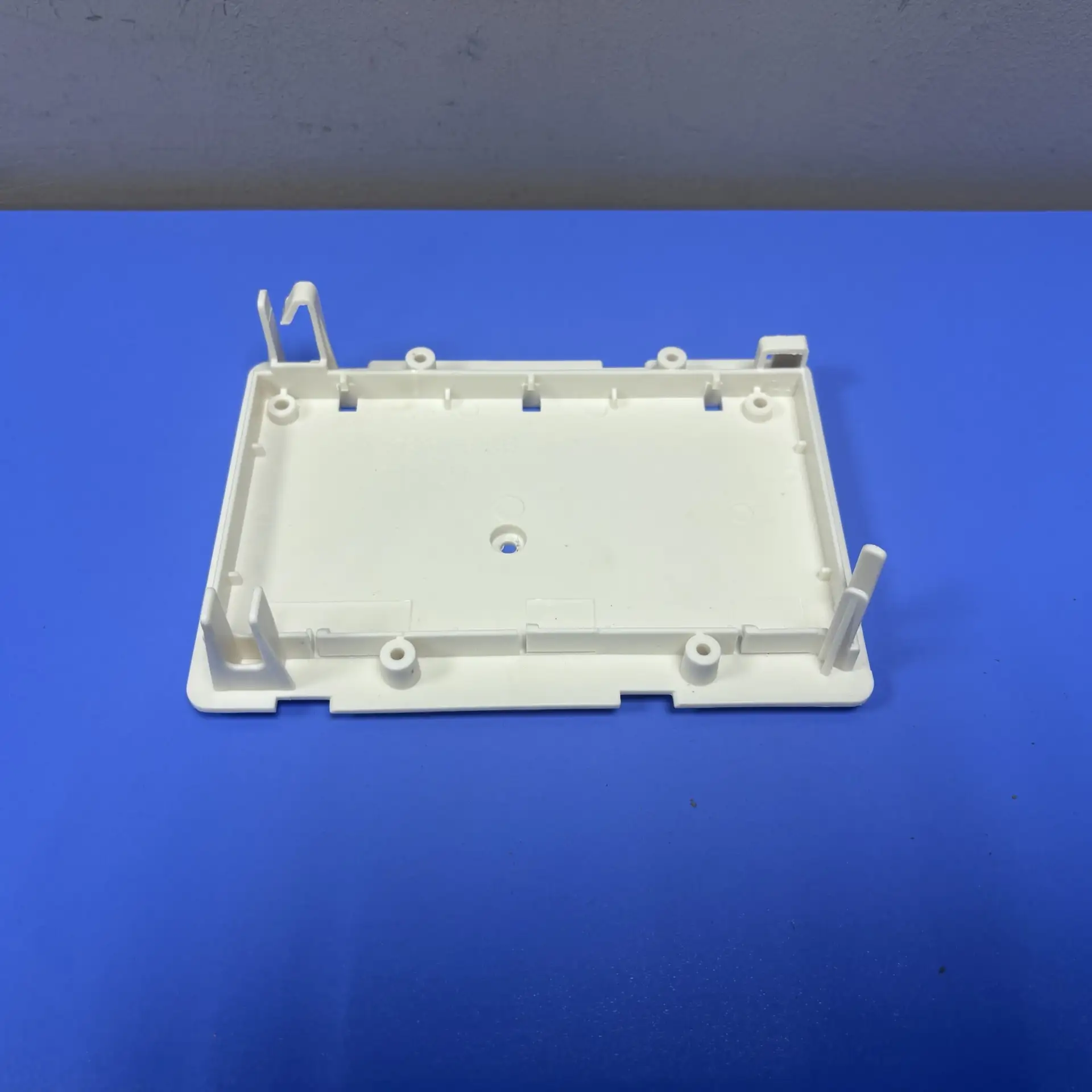 Площадка для крепления платы управления посудомоечной машины Comfee CDWC551Wi