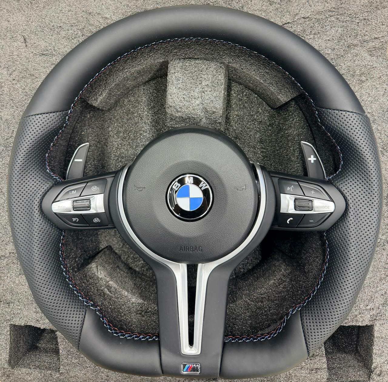 Руль Bmw M f30 f20 F25 f15 F16 F20 Анатомический М-строчка с подогревом