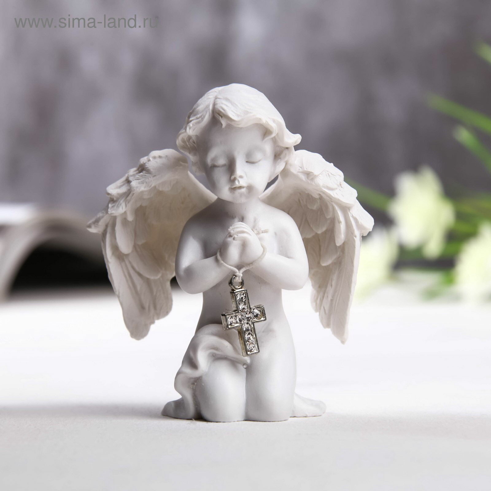 Фигурка полистоун "Ангелочек с крестиком из страз", 8x6.5x4 см