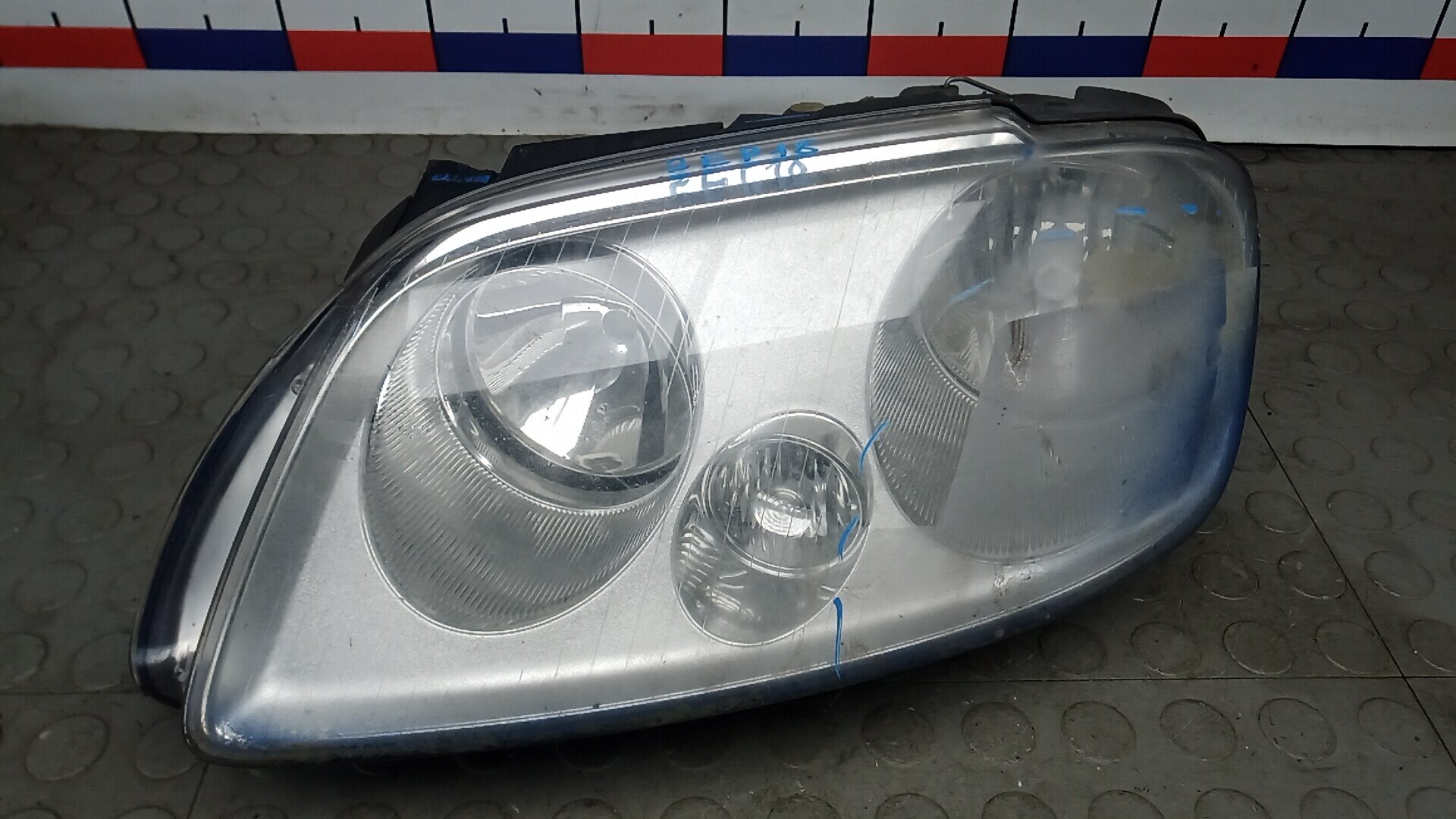 Фара левая VOLKSWAGEN TOURAN (1T1, 1T2), Номер 2K0941005C