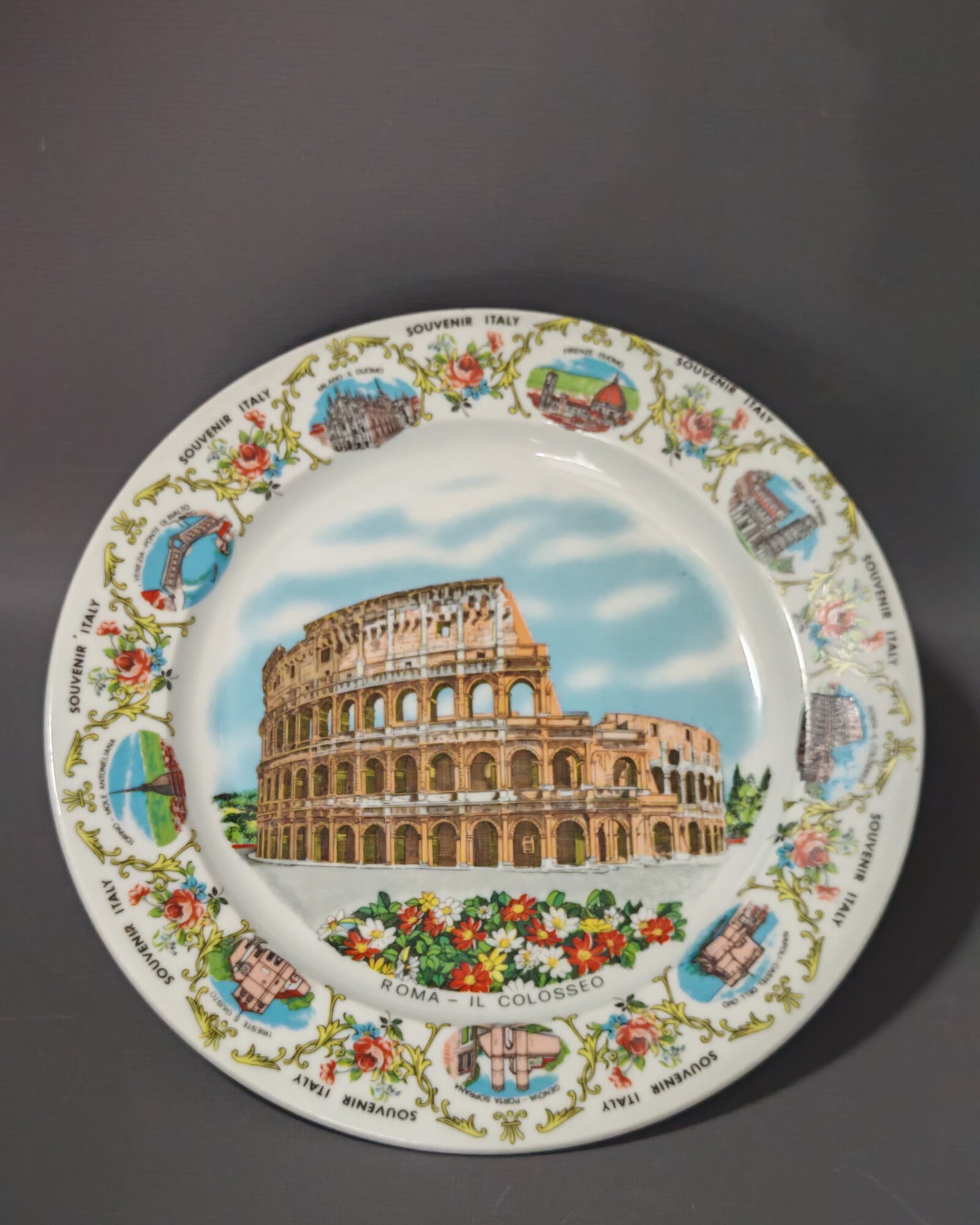 Декоративная настенная тарелка Roma-Il Colosseo, фарфор, диаметр 23,5 см Уценка!