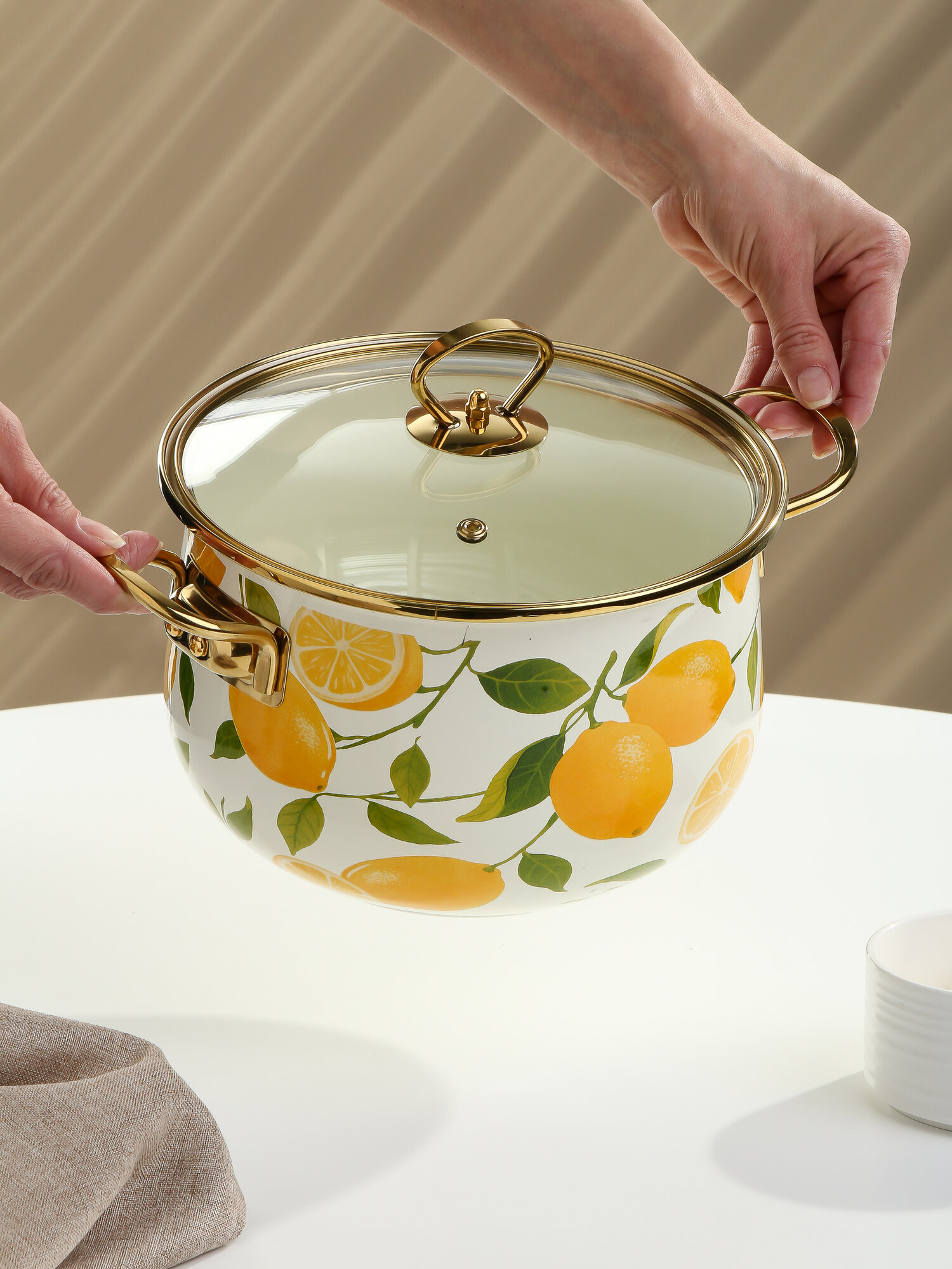 Эмалированная кастрюля Daniks Лимоны 4л из стали со стеклянной крышкой для индукции, газовых и электроплит, 22см