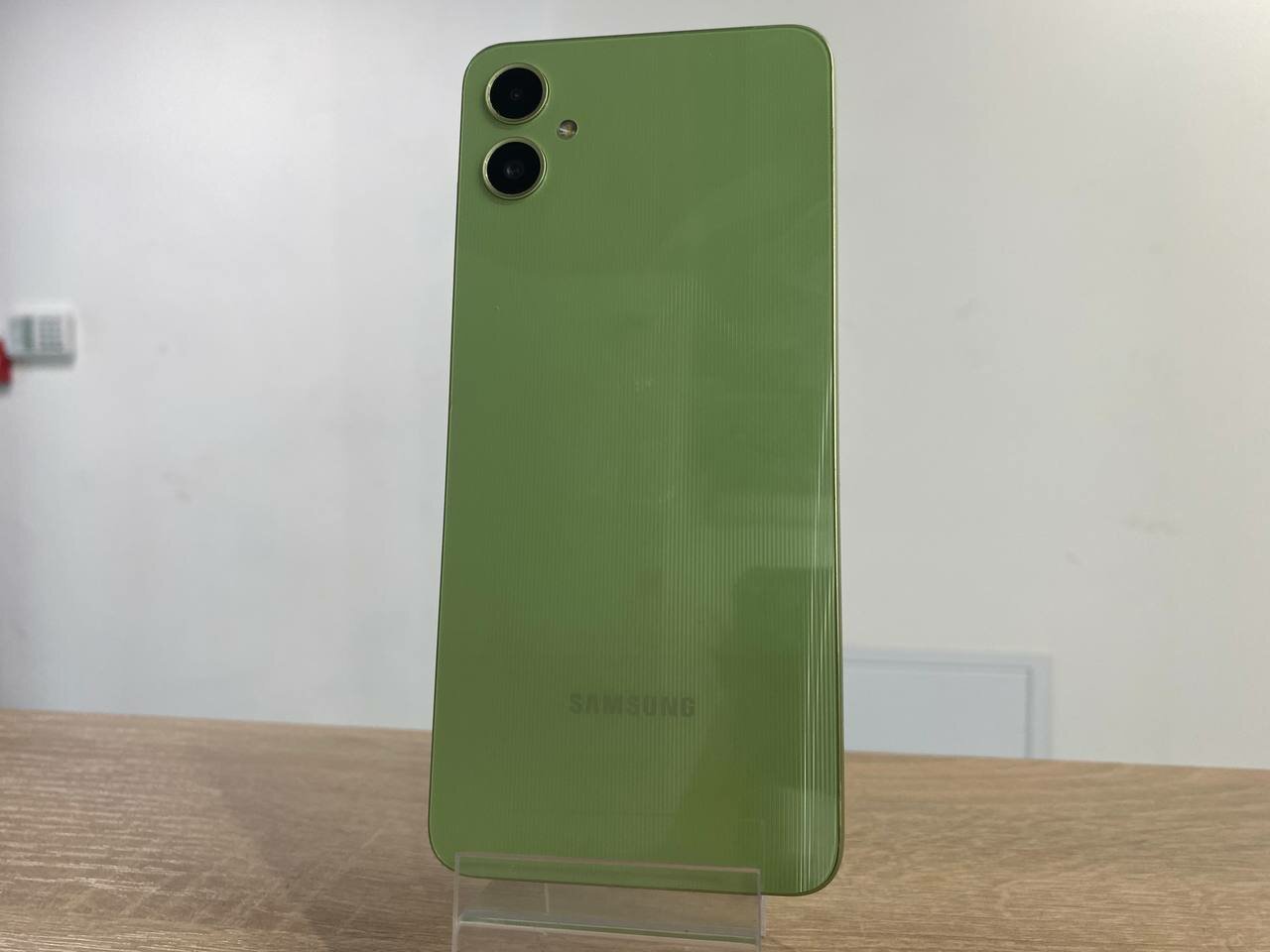 Смартфон Samsung Galaxy A05 4/64 ГБ, Dual nano SIM, зеленый