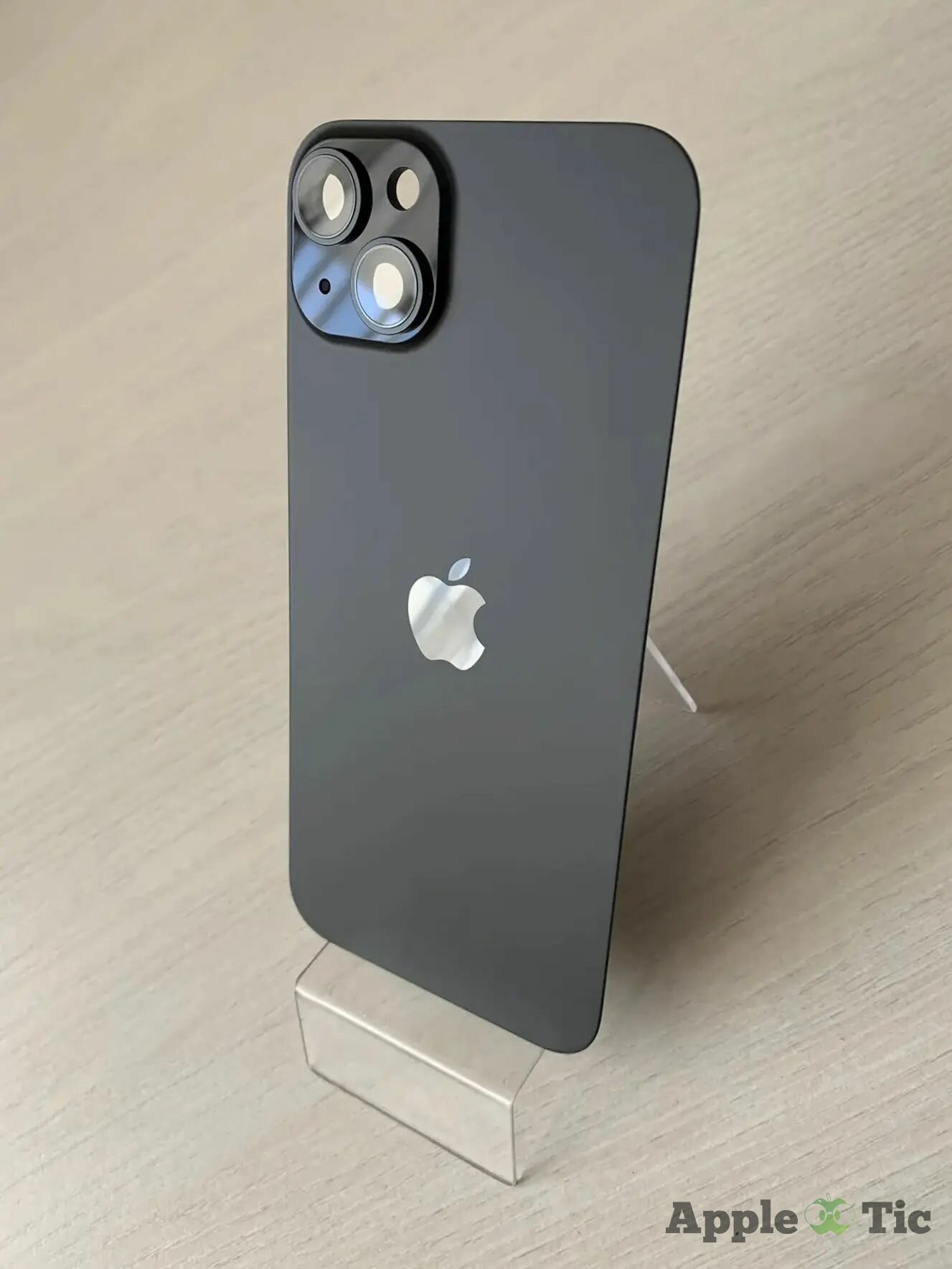 Задняя крышка iPhone 15 Plus в сборе с окошками камеры (Black) чёрная