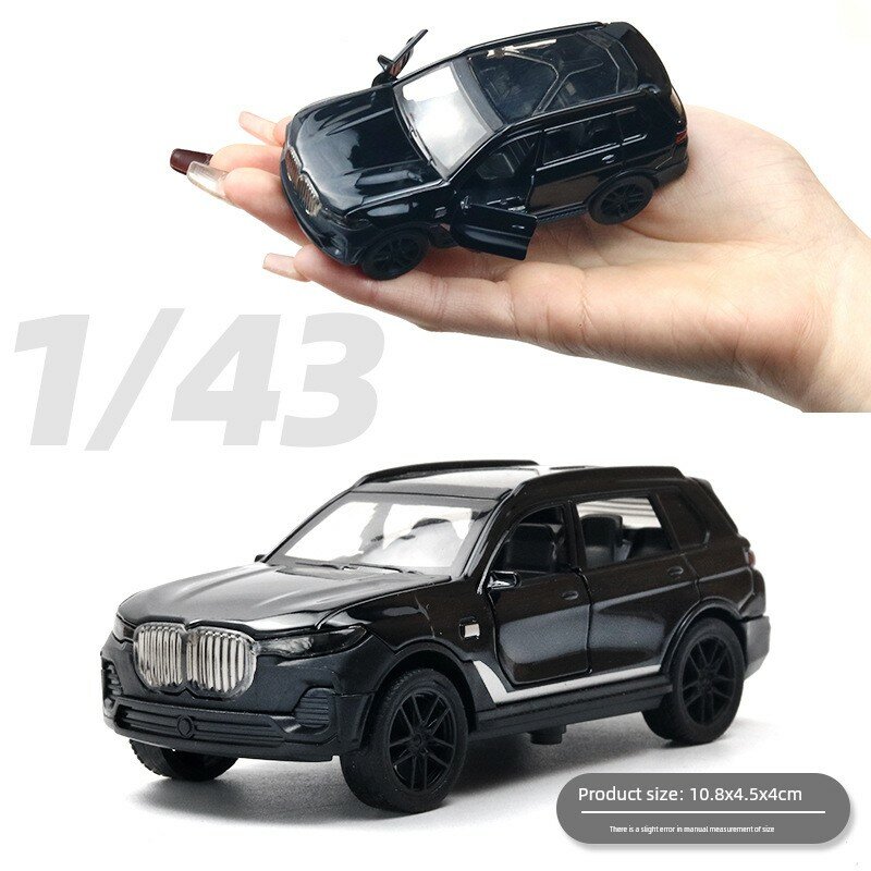 Модель автомобиля 1:43 масштаба BMW X7 черного цвета в пакете, металлическая, прочная игрушка
