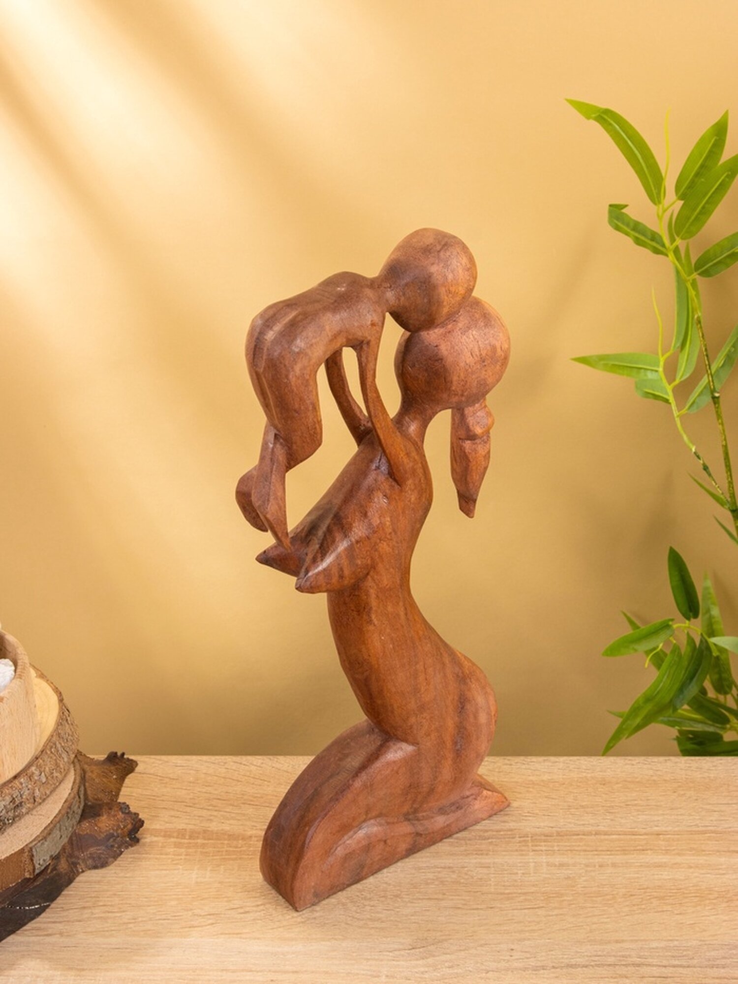 Сувенир «Счастье в руках», 40×17×4.5 см, дерево, цвет коричневый