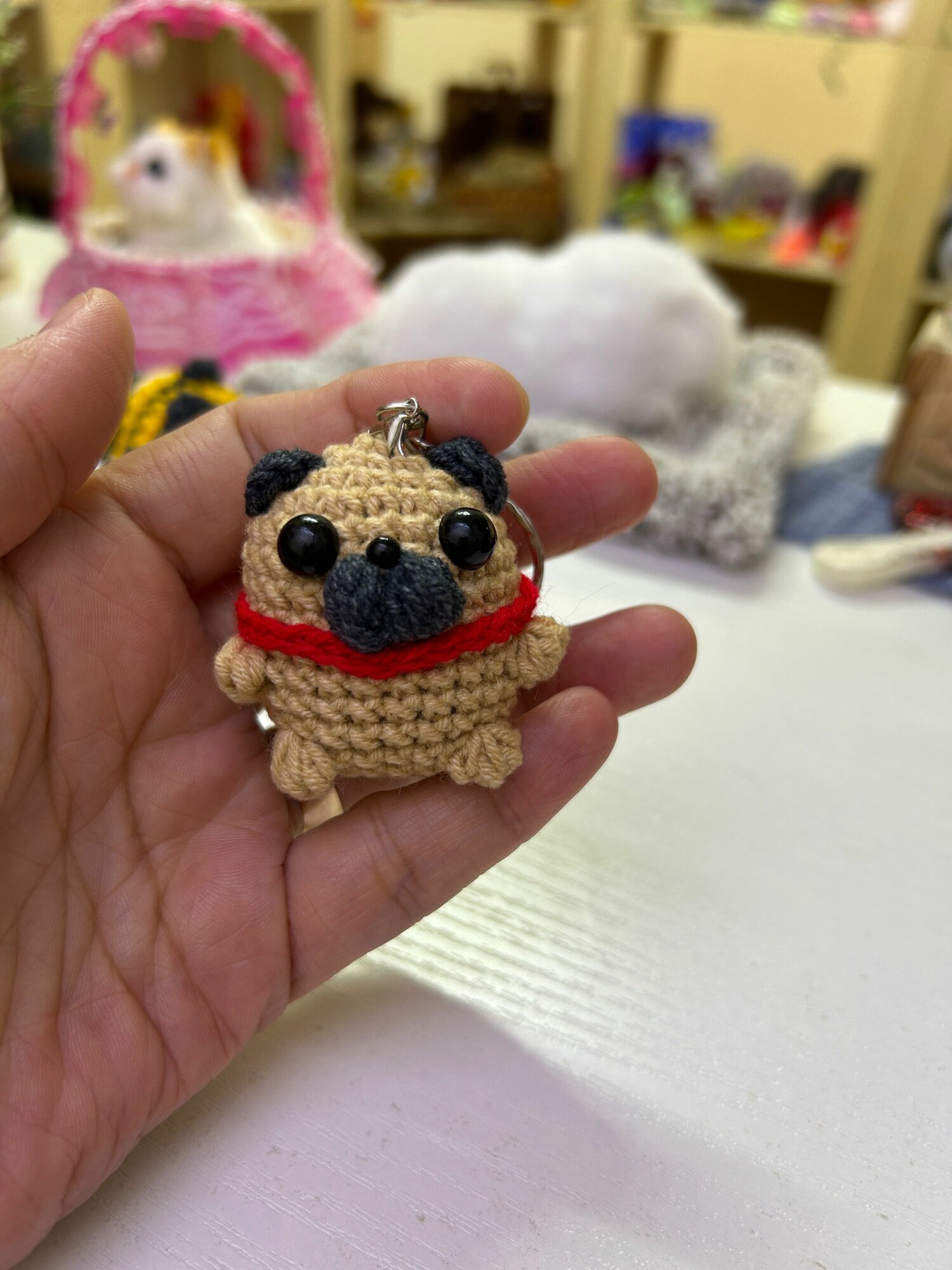 Вязаная игрушка брелок Мопс. Собачка ручной работы. Мопс. Брелок