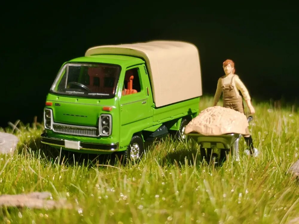 Tomytec TLV 1:64 LV-N15c Honda TN-V Super Deluxe (Green) with figure Коллекционная машинка