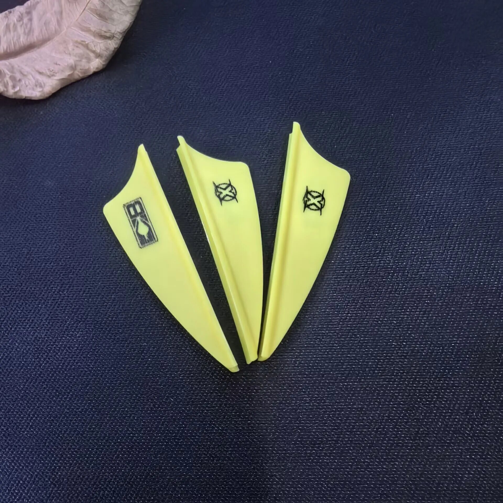 Перо для стрельбы из лука ТПУ 1,75 дюйма 30/50/100 шт. Желтый, 100pcs, yellow