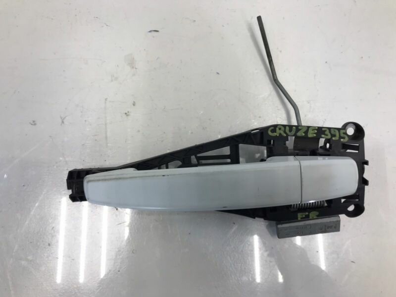 Ручка двери внешняя Chevrolet Cruze 2012 92233089 J305 Z18XER, передняя правая (с пробегом)