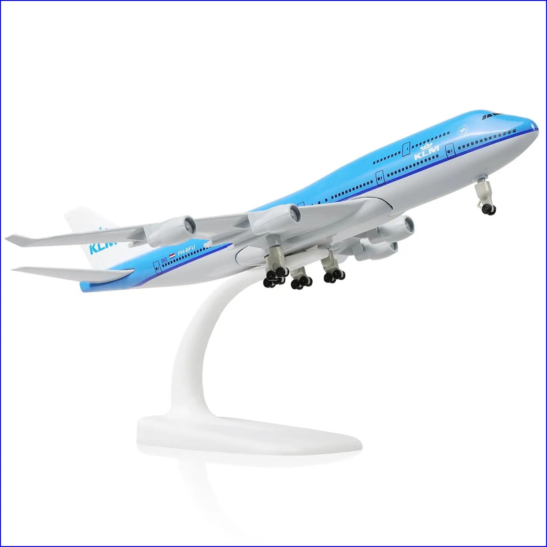 Модель самолета Boeing 747 1:300 KLM полностью металлическая с подставкой из сплава, подходит любителям авиации для демонстрации в коллекции или в качестве подарка.