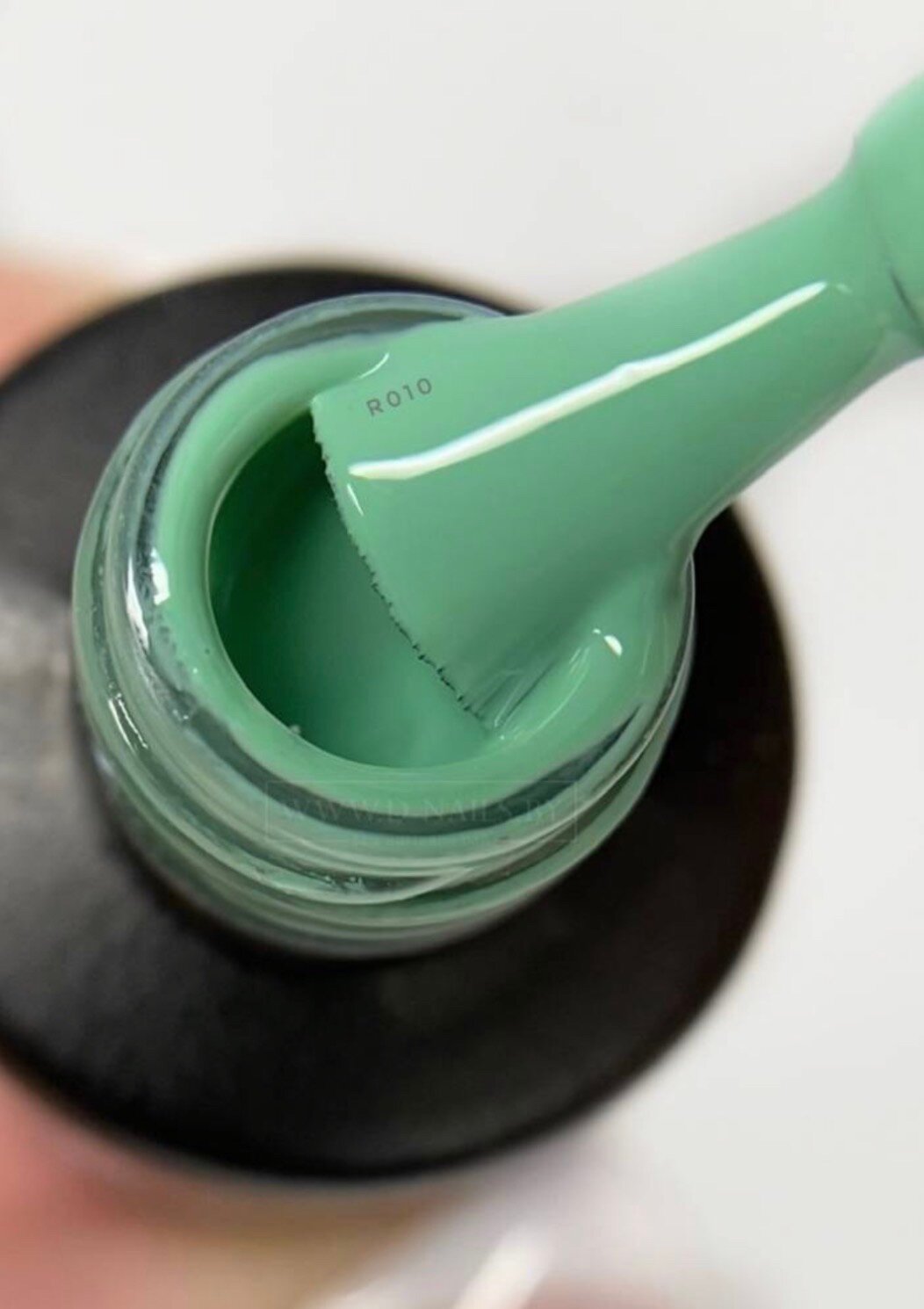 Гель-лак Royal-gel "Классик" 10 мл. R010