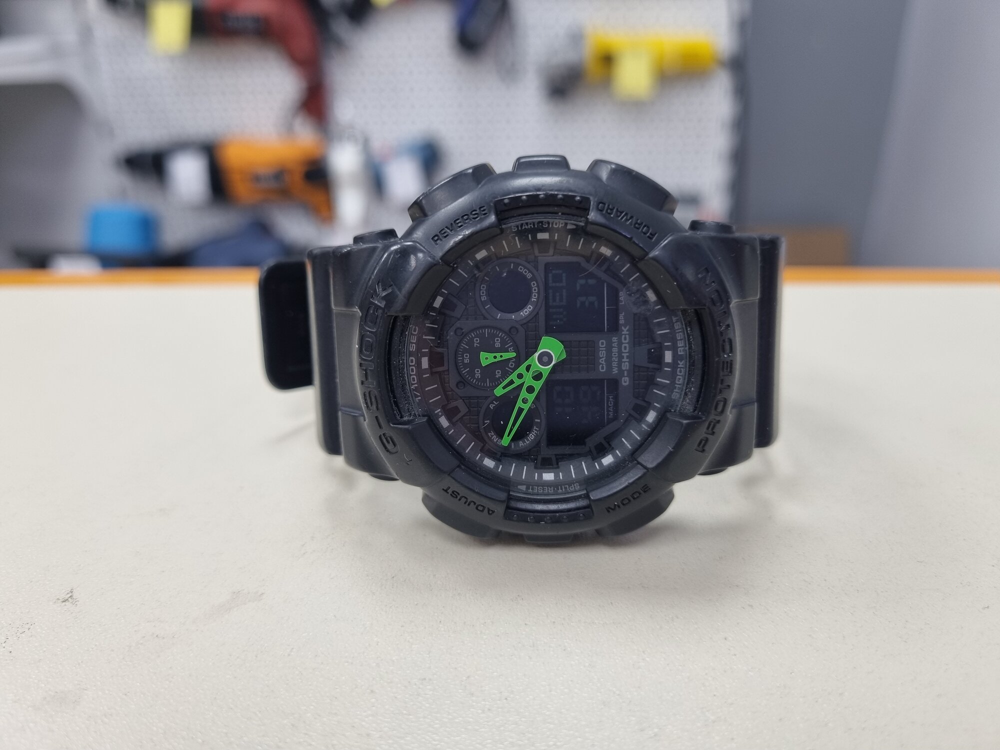 Наручные часы CASIO G-Shock, черный/зеленый
