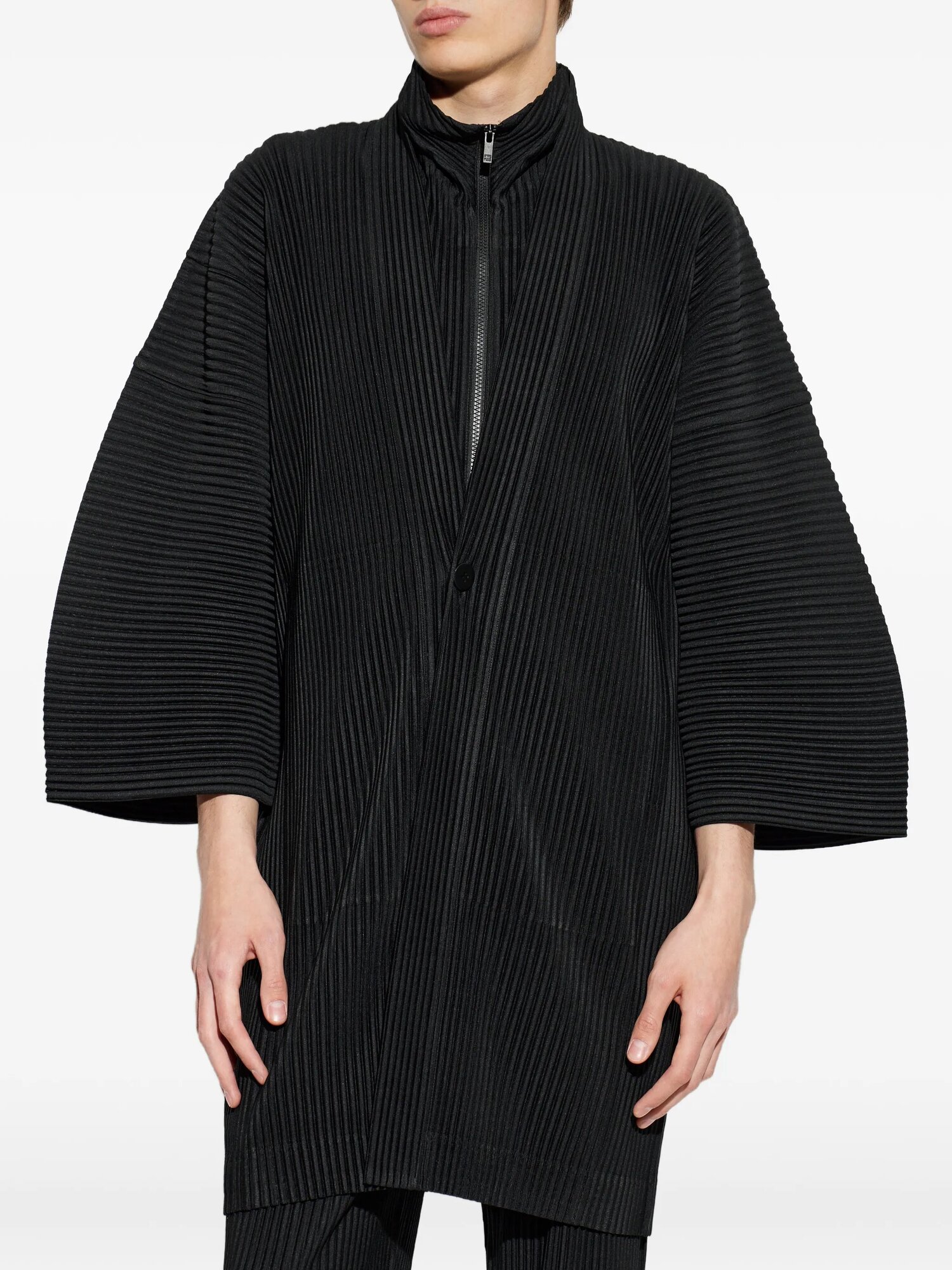 Пальто HOMME PLISSE ISSEY MIYAKE Pleated wide-sleeve coat, размер 48 — фото 1