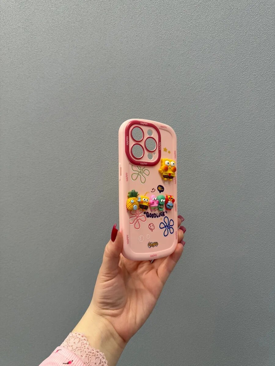 Чехол на Iphone 15 Pro , цвет розовый , детский , с фигурками . — фото 1