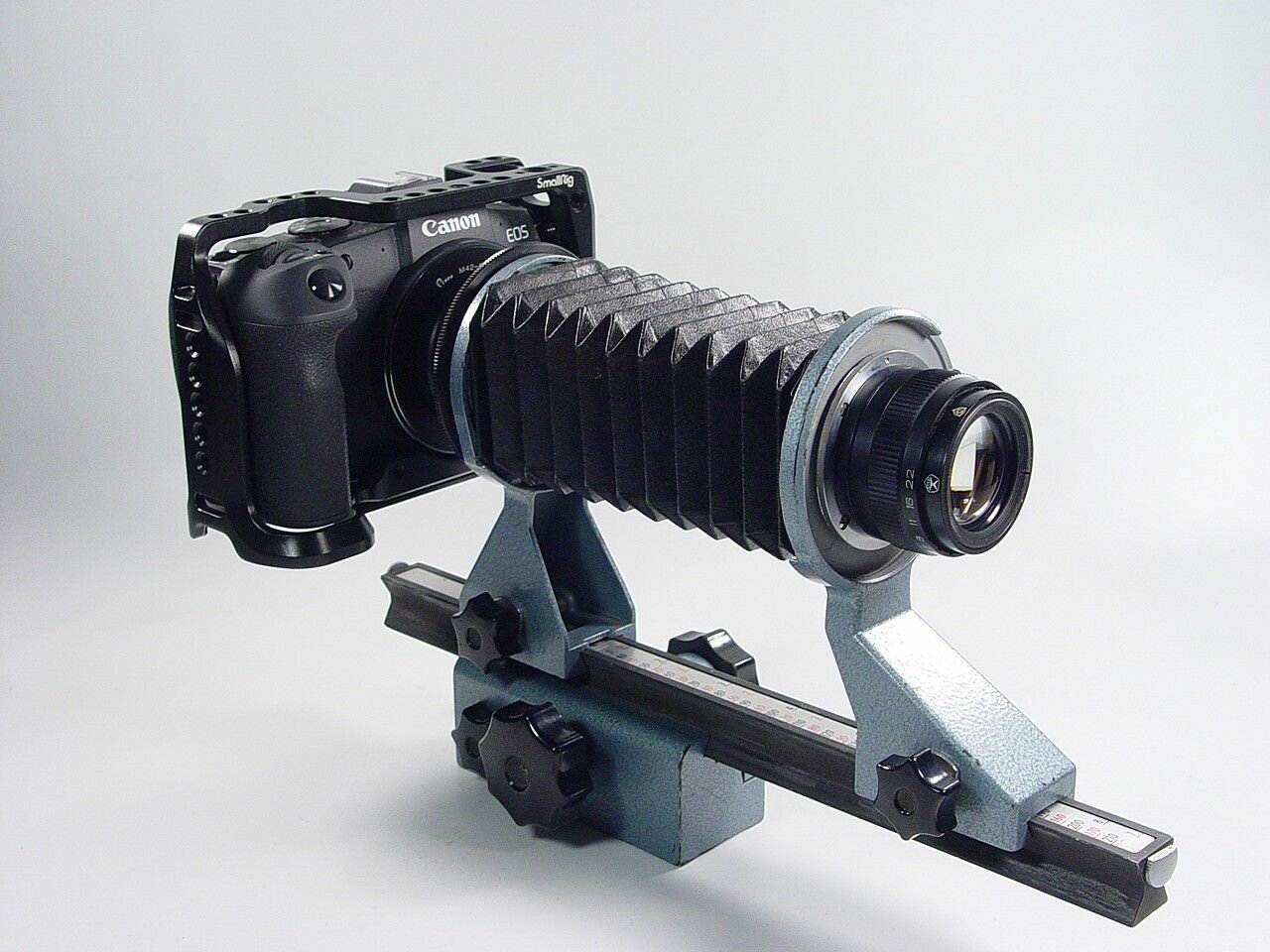 Супермакро. Макро приставка Pentacon с креплением М42 и Canon R RF. Объектив Индустар-100У в комплекте. Производство Германия.