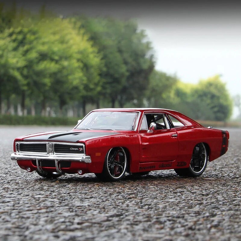 Maisto 1:24 Dodge Challenger 2008 Модифицированный Автомобиль Red