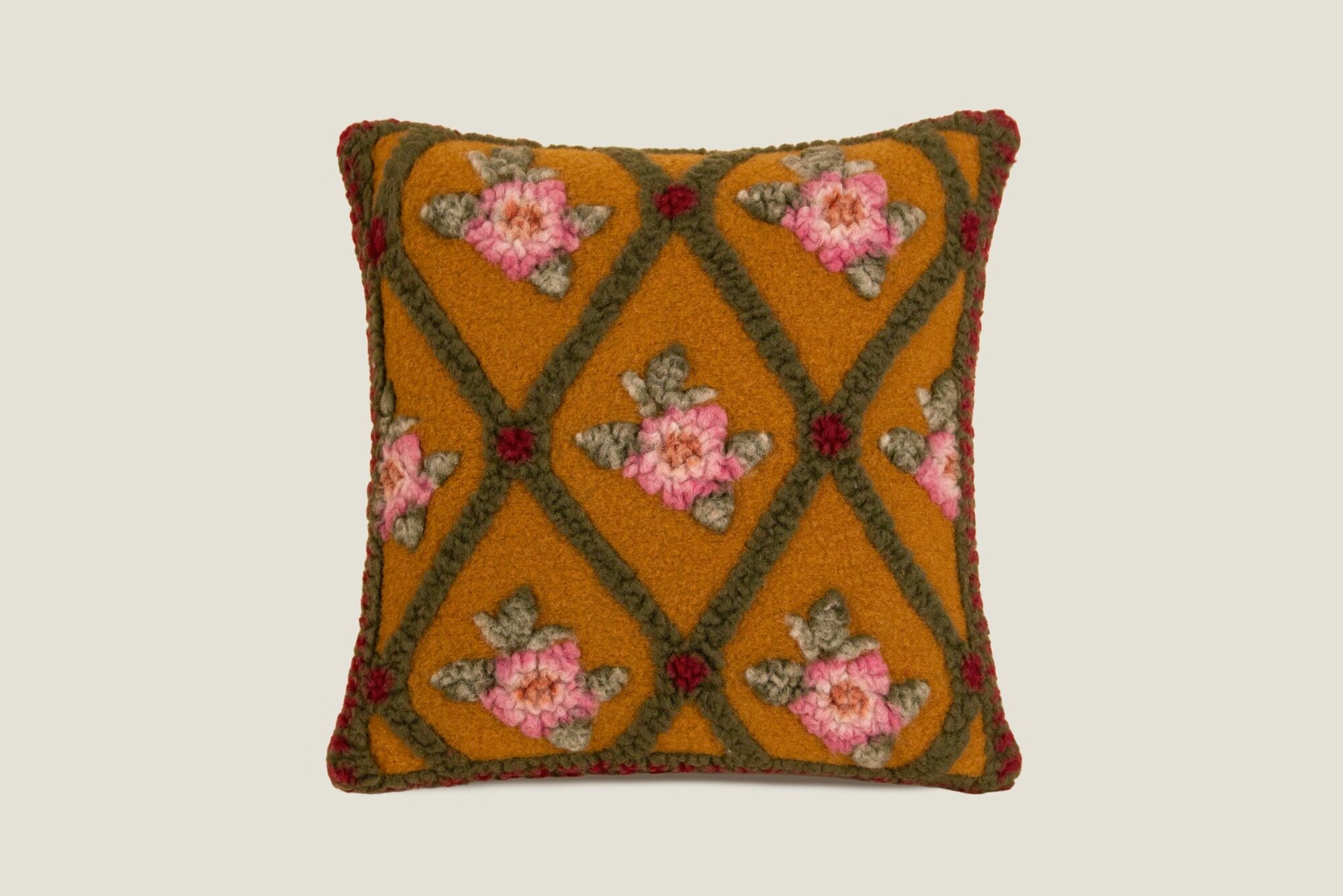 Подушка ROSE FLOWER SENAPE 50x50, шерсть 80% полиэстер 20%, начинка конфорель
