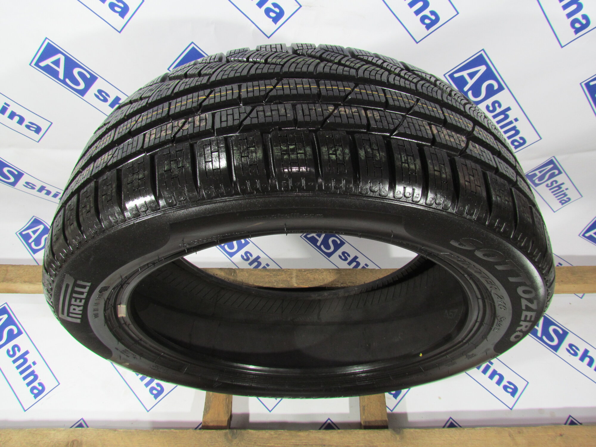 Комплект (2 шт) Pirelli W 210 Sottozero Serie II 235 50 R19 зимние БУ шины износ до 5% , артикул 0028504