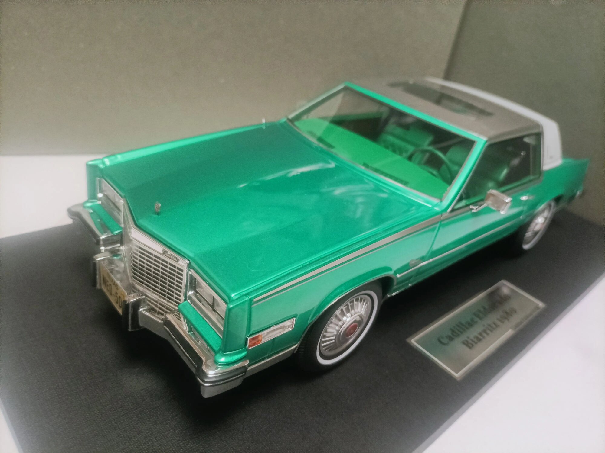 Маisto Cadillac Coupe Eldorado Biarritz 1980 1:18 зелёный