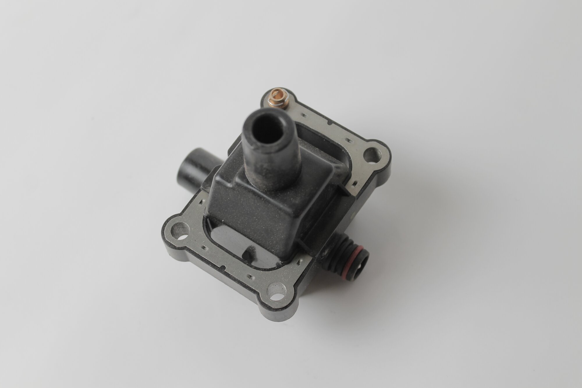 Катушка зажигания MERCEDES-BENZ C W202, E W124/W210, S W140, Sprinter 903/904, Vito W638