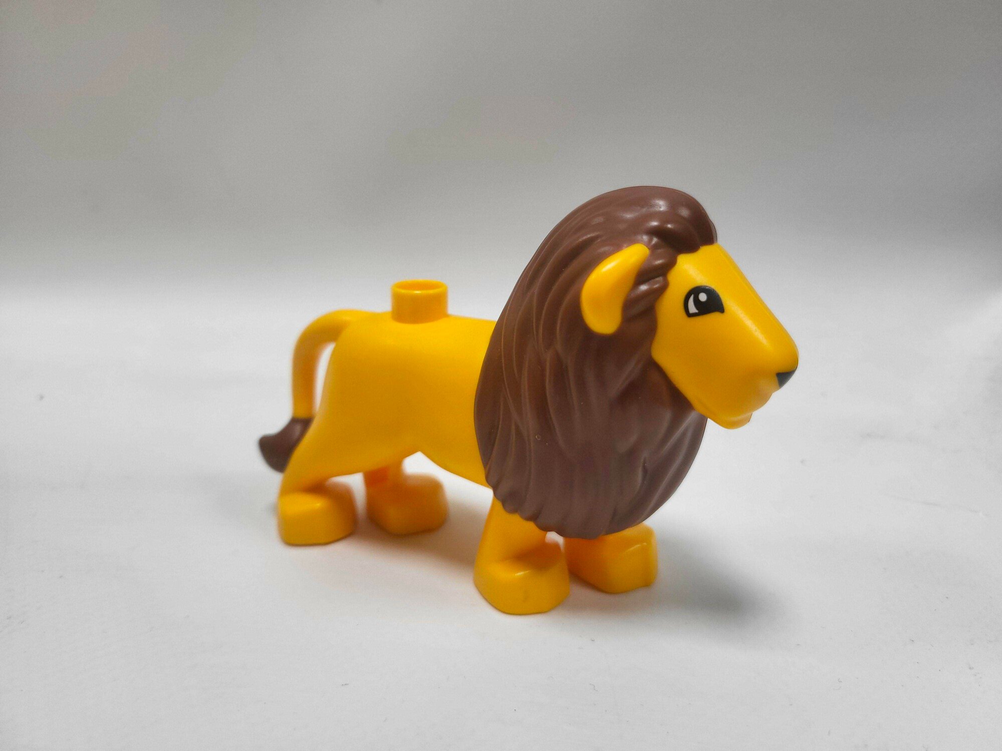 Деталь Lego 87960c01pb02 Duplo Lion Adult Male with Eyes Semicircular Pattern