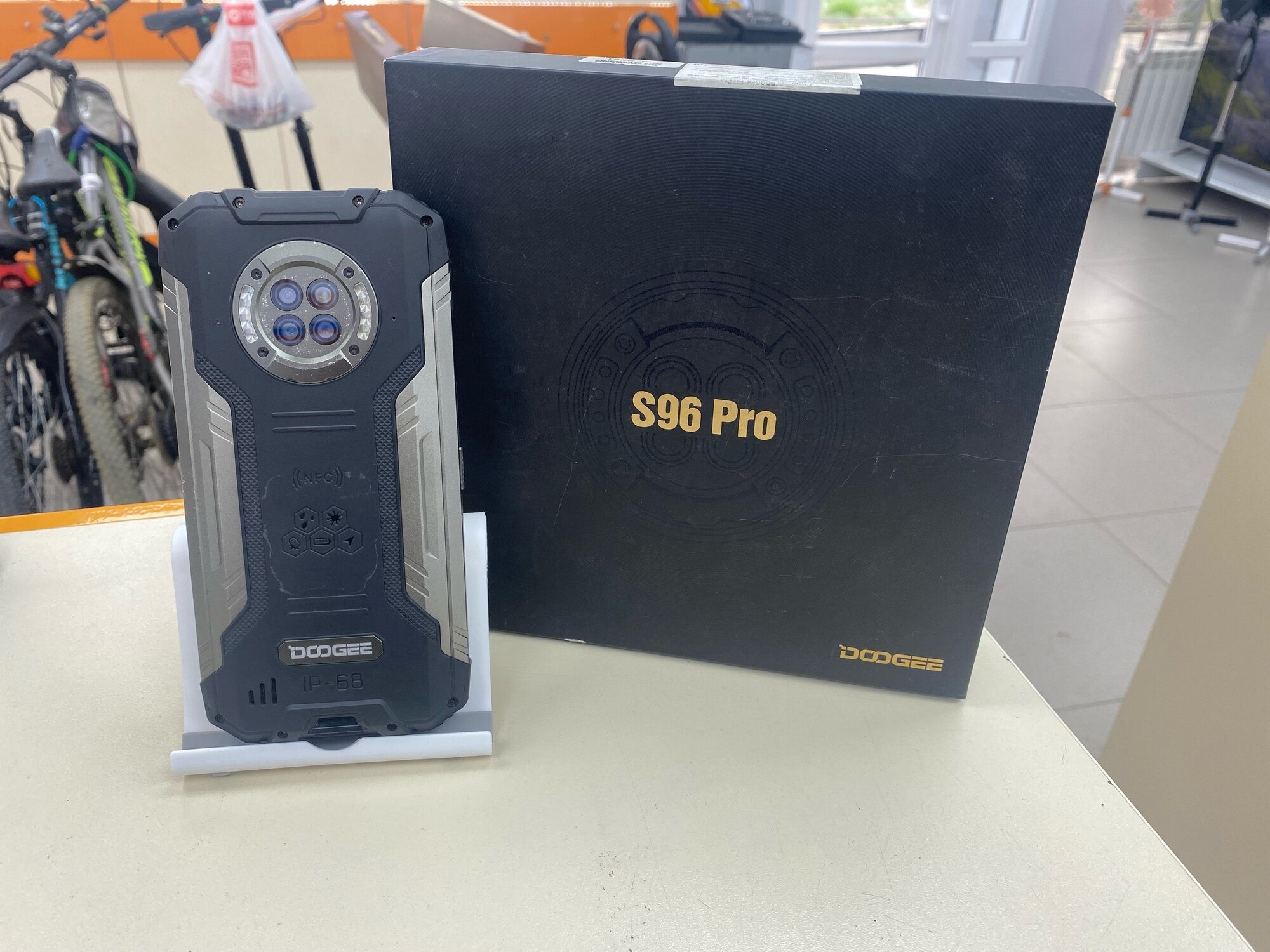 Смартфон Doogee S96 Pro Army Green, 6.22' 720 x 1520 пикселей, 2.0GHz, 8 Core, 8GB Ram, 128GB, up t, б/у, уценка