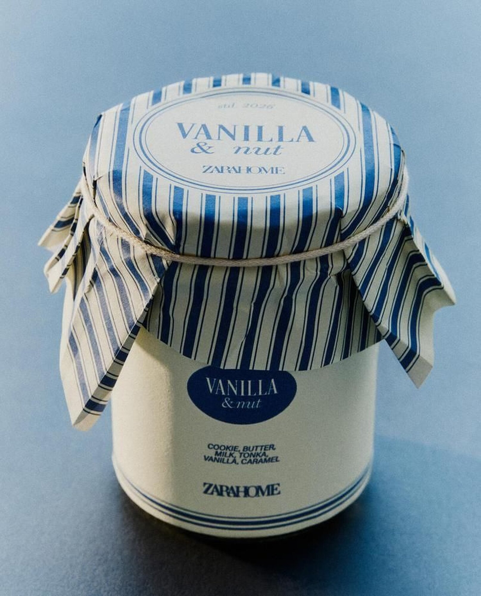 Ароматическая свеча ZARA HOME 4408/705/075 - аромат VANILLA & NUT (130 г)