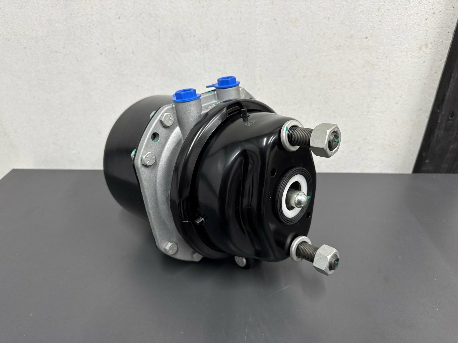 Энергоаккумулятор HANDE AXLE hd90009348551 ЛиАЗ 4292 60-97