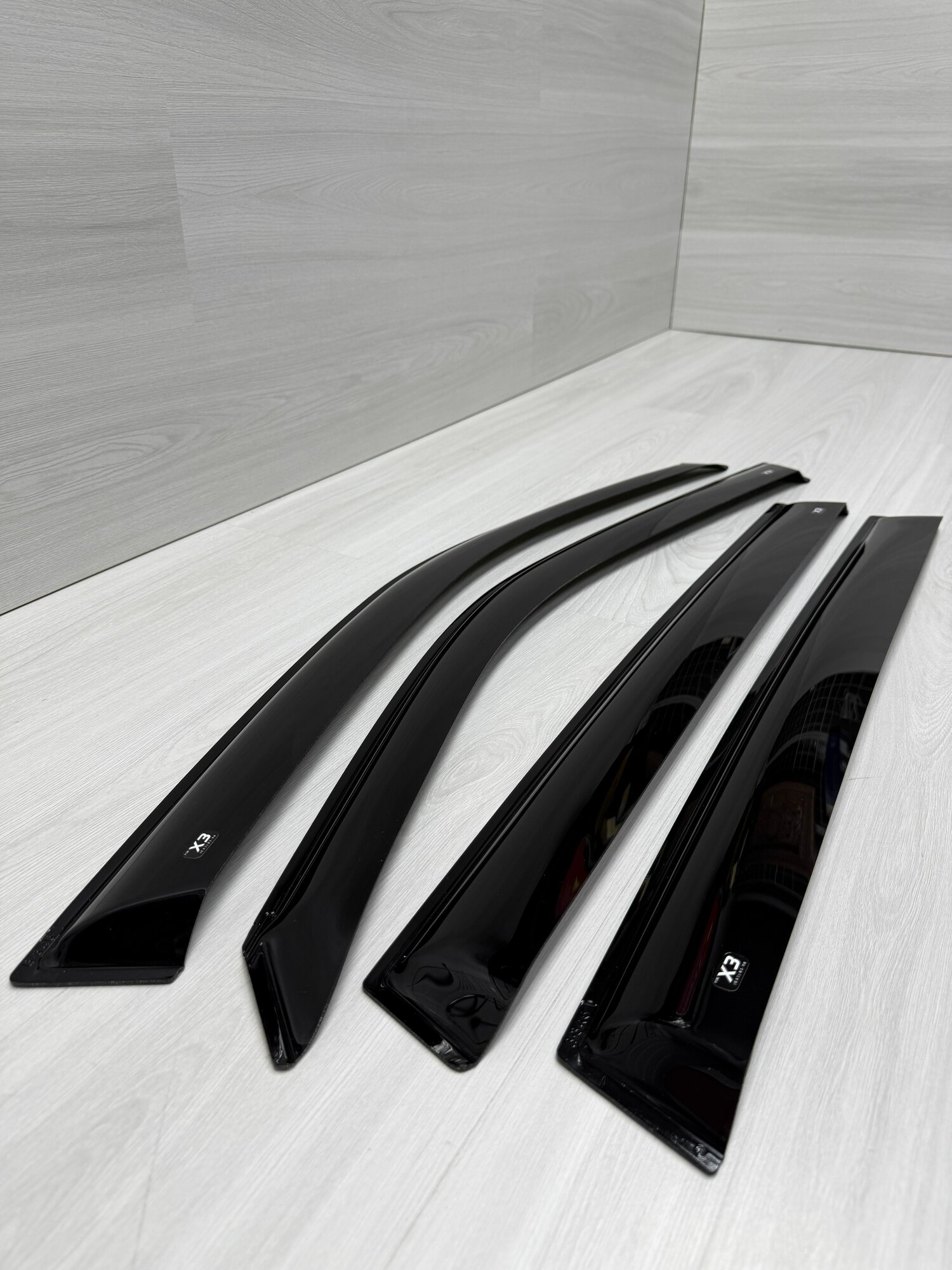 Дефлекторы (ветровики) окон на BMW x3 e83 (БМВ x3 e83 )