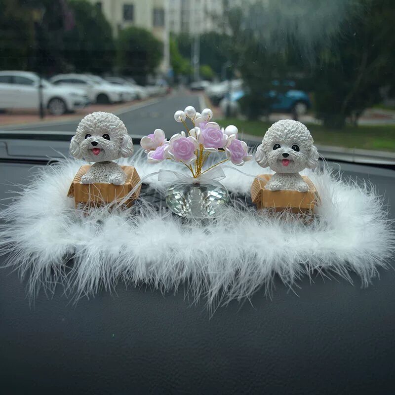 Два подмигивающих пса для автомобильного салона с кристальной фиолетовой розой и большой перовой подушкой