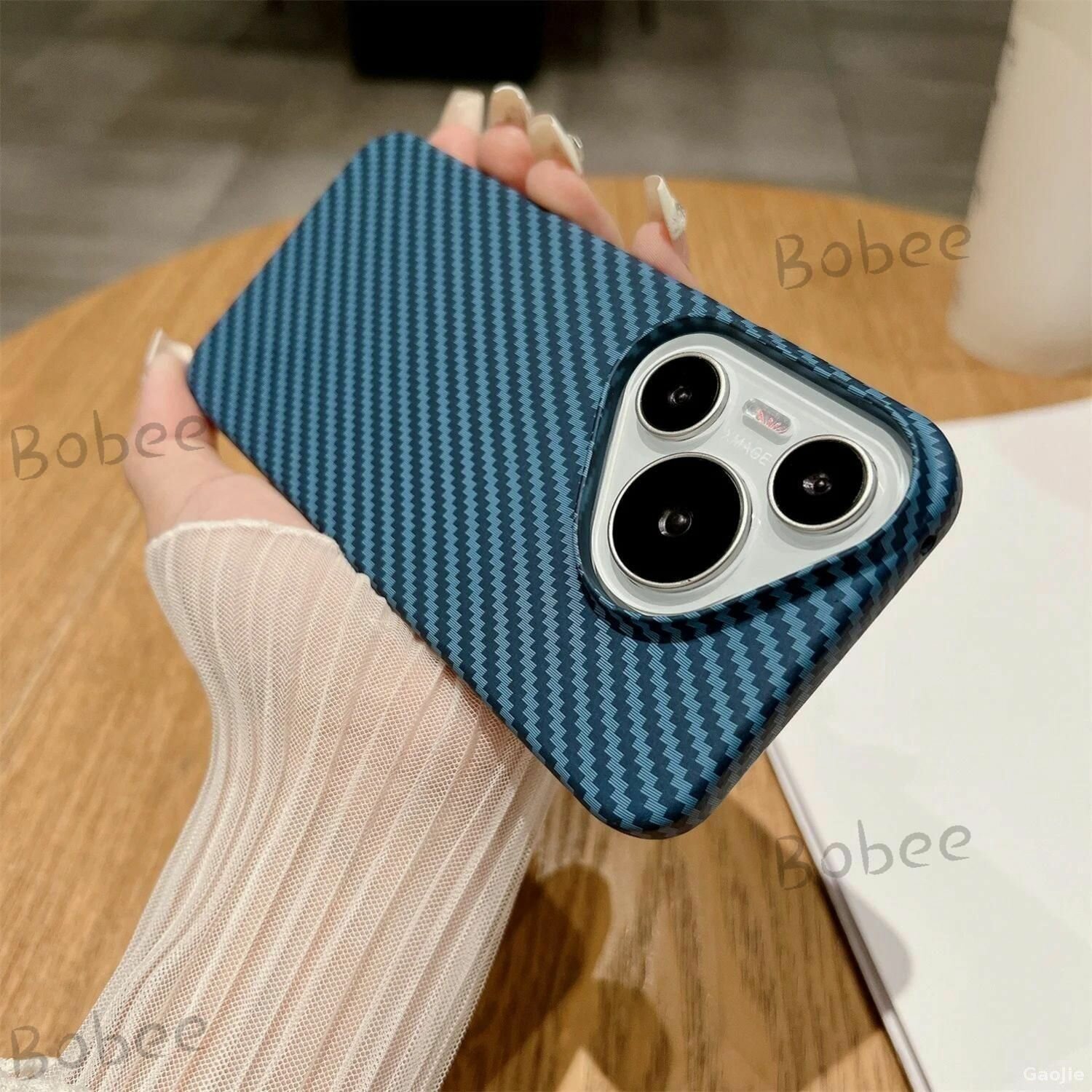 Huawei Pura 70 Ультратонкий тактильный корпус из углеродного волокна