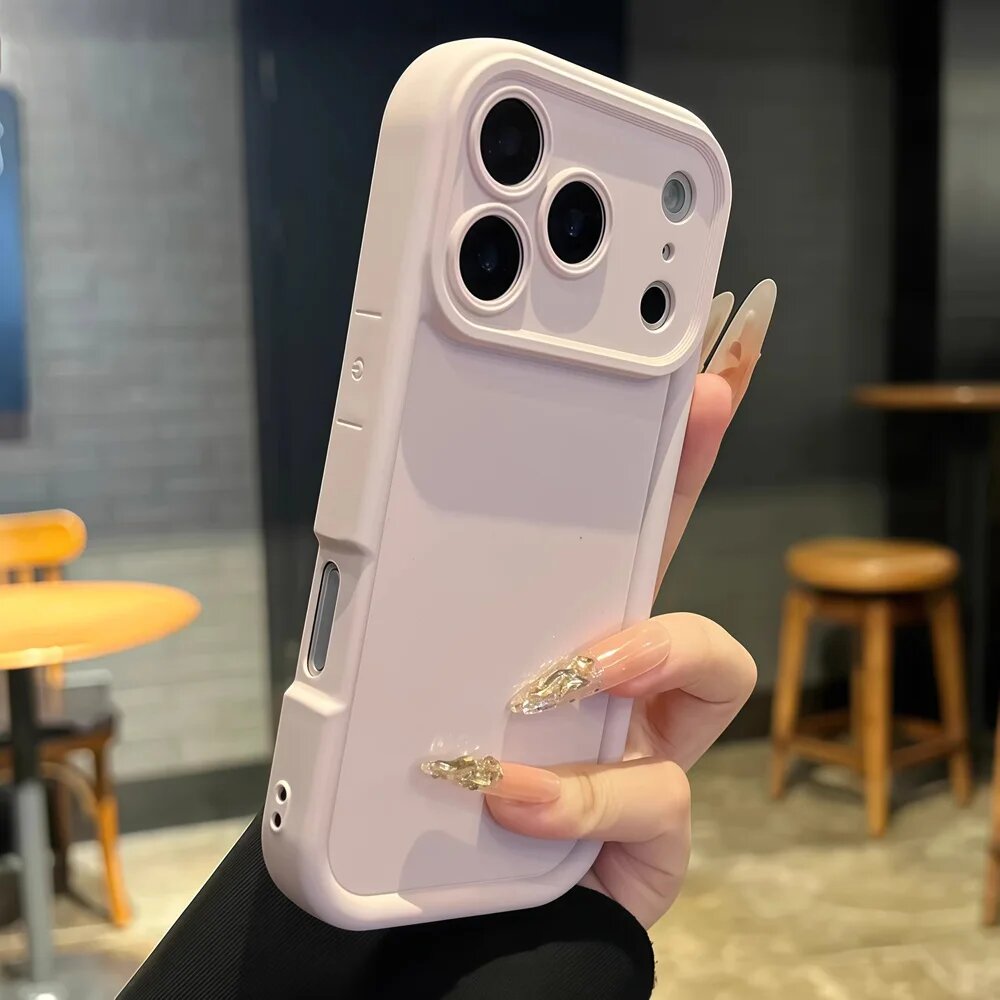 Розовый чехол для iPhone 16