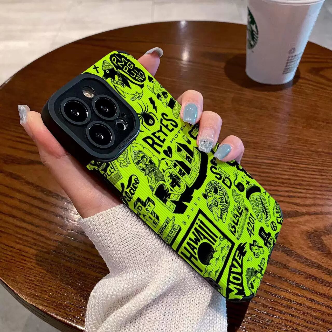Чехол для iPhone 17 Pro Max из силикона с зеленым фоном и английским текстом ROLL, ударопрочный, полная защита
