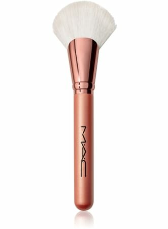 Кисть косметическая M.A.C. 143S Bronzer Fan Brush, 1 шт