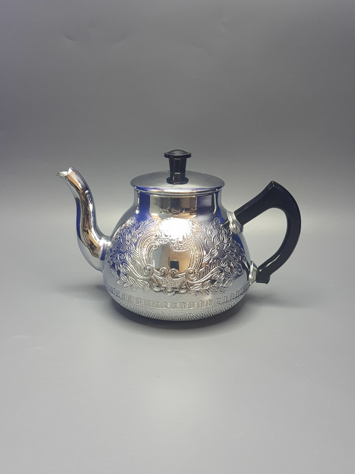 Винтажный чайник с рельефным узором, никелированный алюминий, 850 мл, СССР 70е