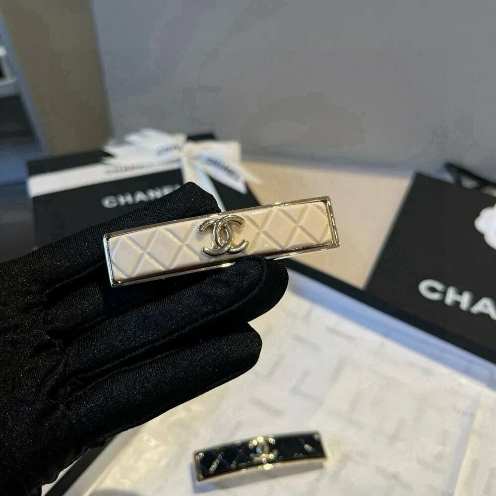 Chanel Заколка для волос 1 шт.