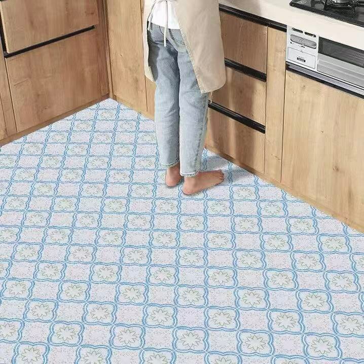 В ванной и на кухне плитка для пола, водонепроницаемая и противоскользящая, 500*60 см